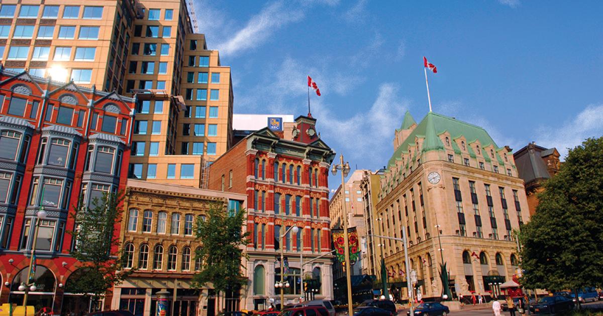 Elgin Street and the Golden Triangle | Ottawa Tourism