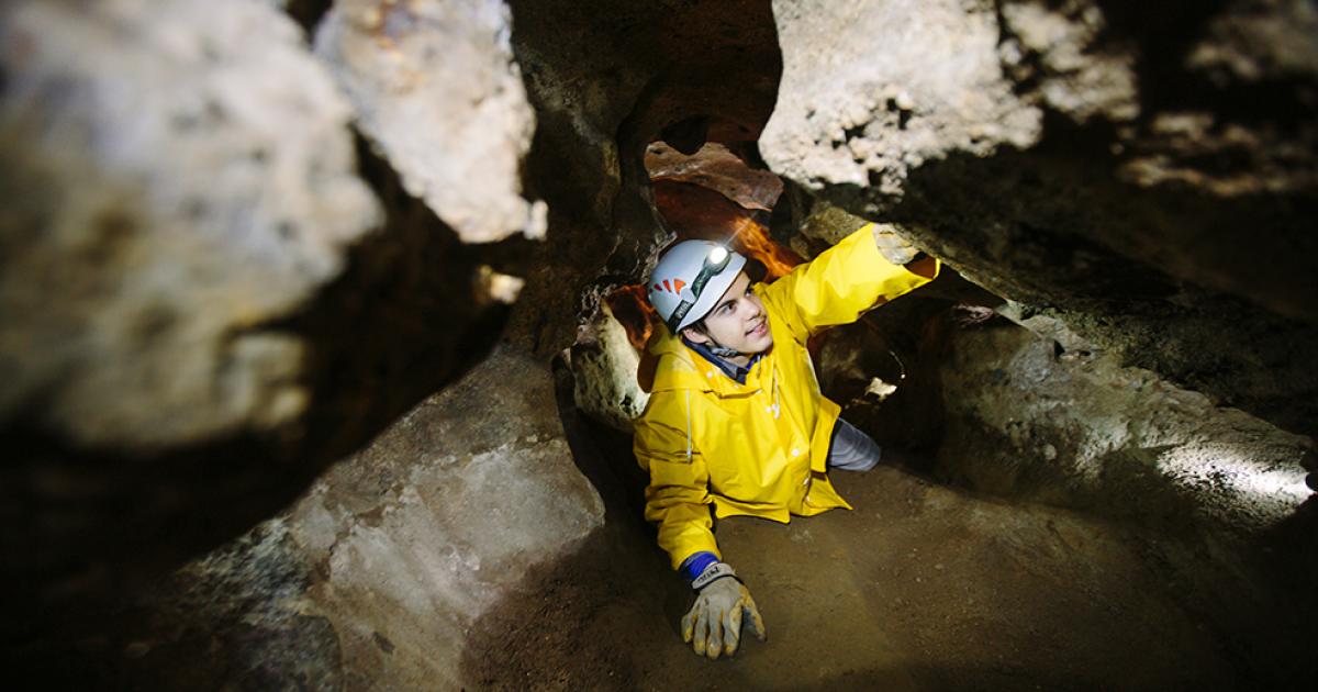 Outdoor rock climbing and spelunking in the Ottawa area | Ottawa Tourism